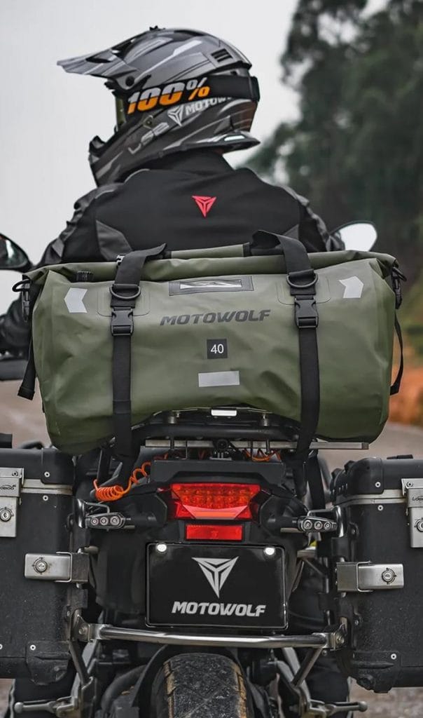 MOTOWOLF Tail Bag for Motorbike (40 liter) - Camo - Gear Time